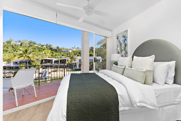 Two Bedroom Riverfront Top Floor, 350m To Beach - Noosa Heads