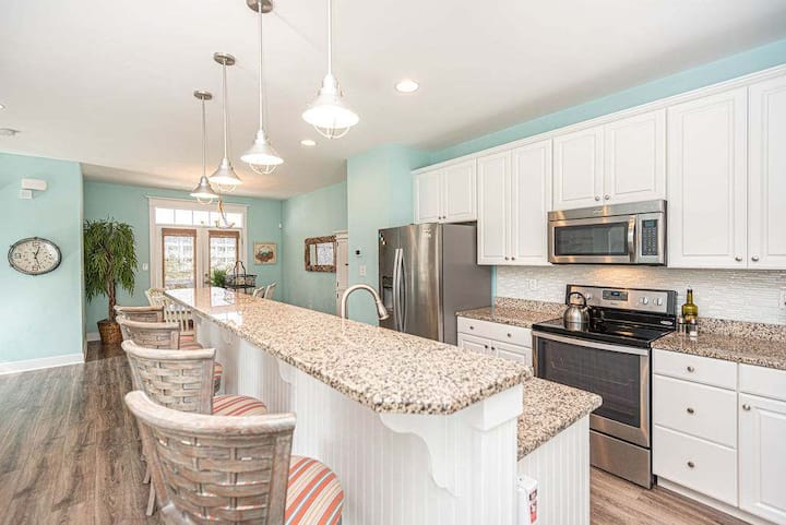 70th Bayside, Pool, 4br, Sleeps 10 - Ocean City, MD