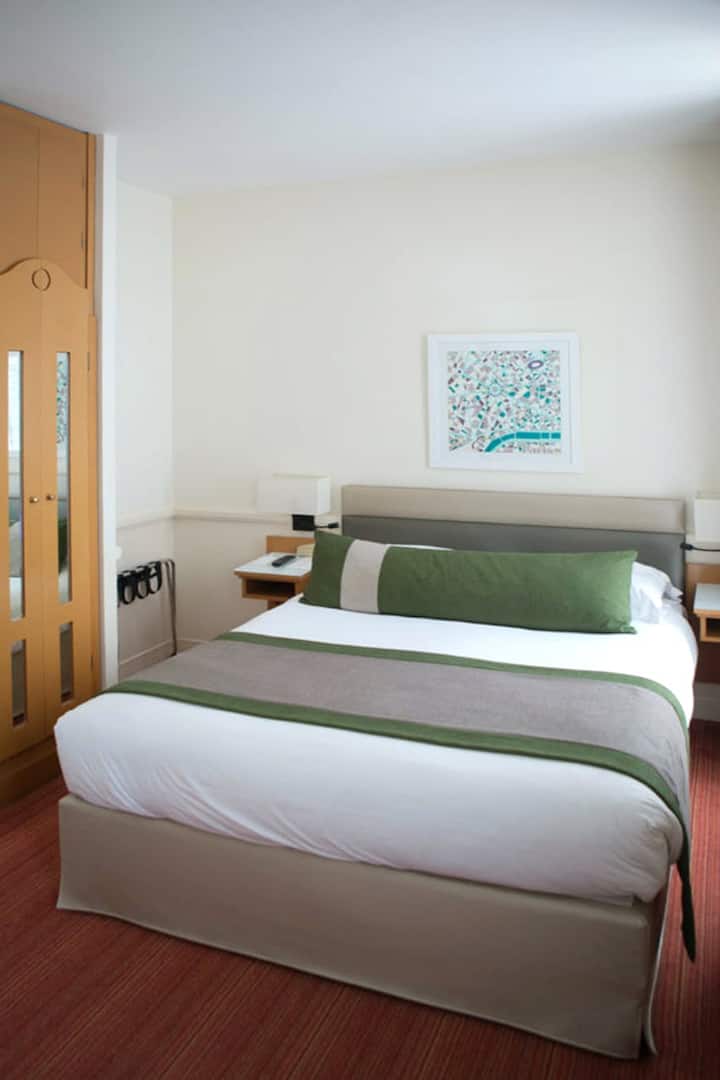 La Manufacture - Traditional Room - Paris