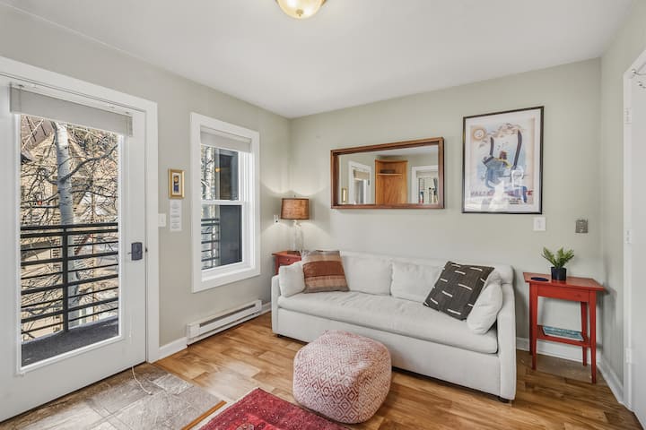 Sun-ski Days, Balcony Stays Mountain & River Views - Telluride, CO