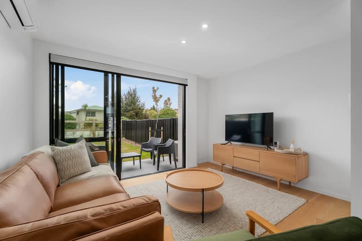 Mt Iron Delight On Rowely - Wanaka