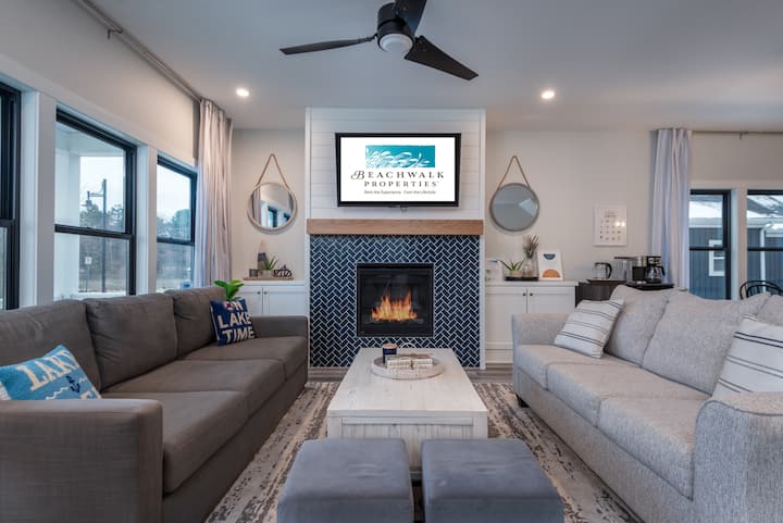 Swimming Pool, Fire Pit, Clubhouse & More - South Haven, MI