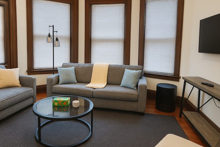 Steps To Cleveland Clinic | Cozy Retreat - Shaker Heights, OH