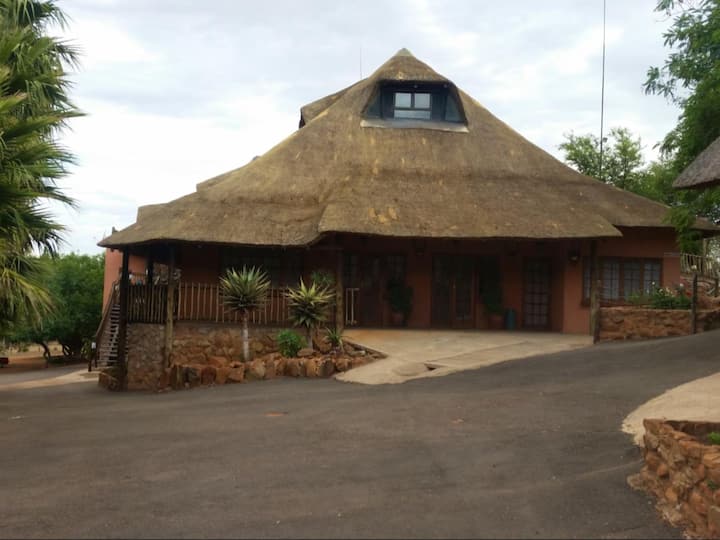 Comfort Cottage - 9 Sleeper - Fochville