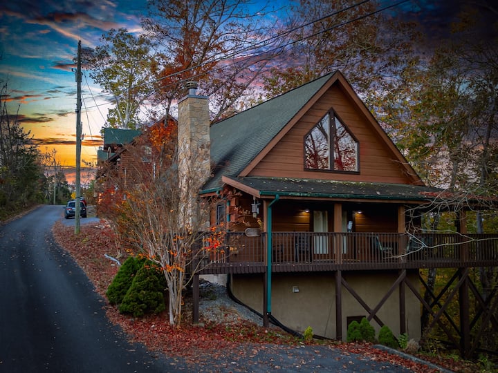 Quiet Cozy 2 Bedroom Cabin In Sevierville - Sevierville, TN