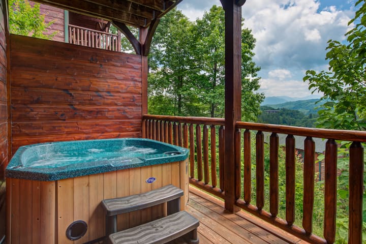 Stunning 3bd Cabin W/ Views! Theater+hot Tub+games - Great Smoky Mountains National Park