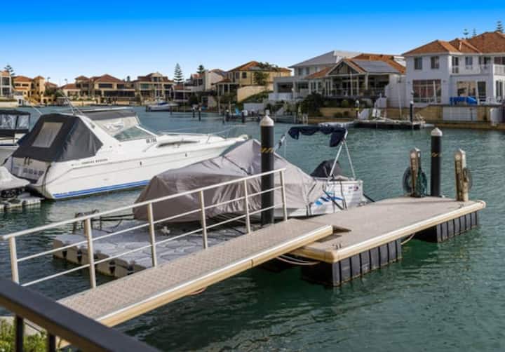 Canal-front | Private Jetty | Walk To Beach - Mandurah