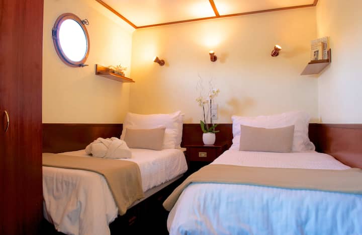 Cabine Triple Familiale Avec Hublots - Avignon