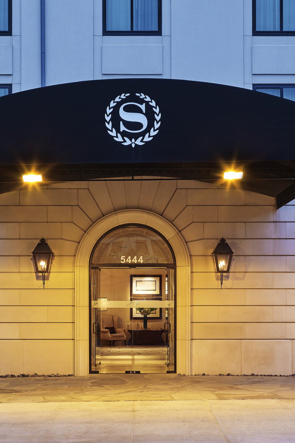 Freshly renovated hotel in Stonebriar Commons - Hotels for Rent in ...