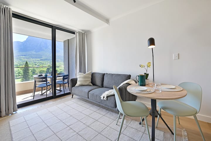 Convenient Living Pool Deck Views Restaurant - Kapstadt