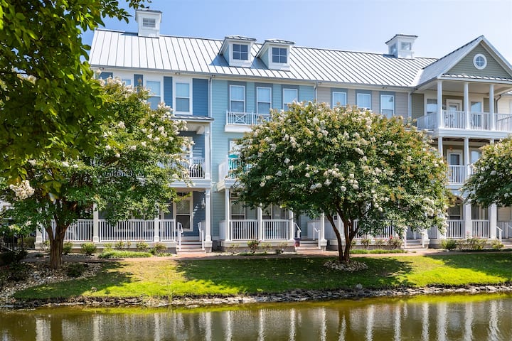 Sunset Island 25 Canal Side Mews East - Ocean City, MD