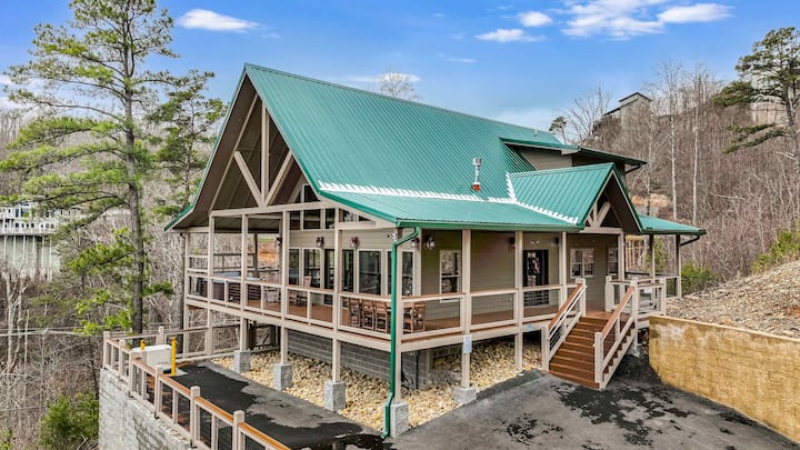 Chalet Village Gatlinburg - Mountain Views! - Gatlinburg, TN
