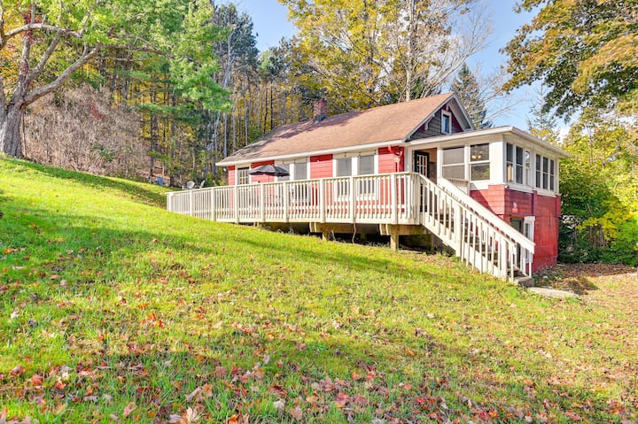 Pet-friendly Catskills Retreat: Fire Pit & Deck! - Mine Kill State Park, North Blenheim