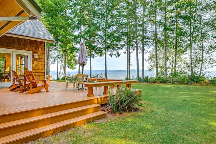 Hood Canal Home W/ Stunning Views & Private Beach - Dosewallips State Park, Brinnon