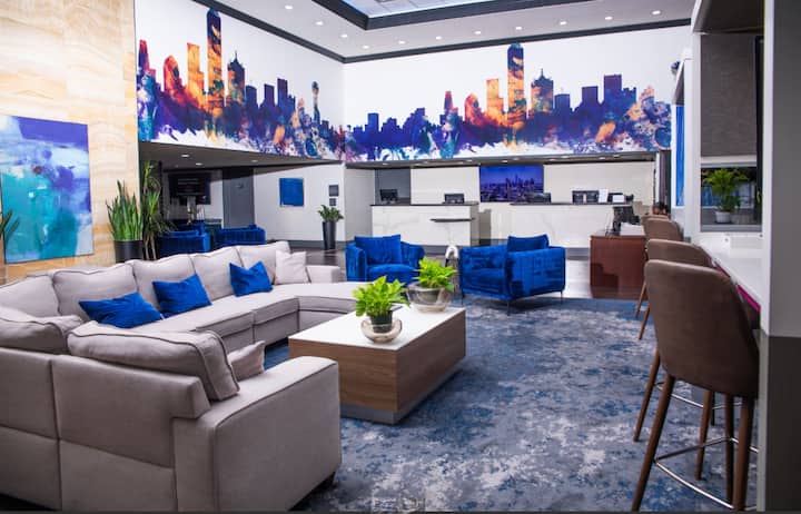 You Found It! 3 Units, Pool, Free Breakfast! - Dallas, TX