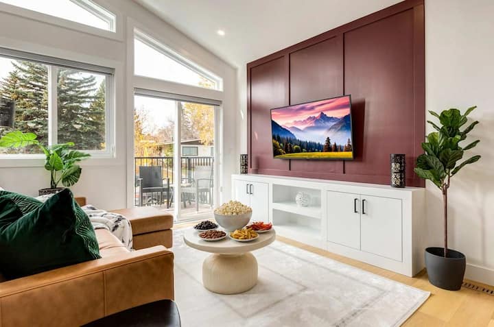 Rare Find W/ King Bed, Long Stays Welcome - Calgary