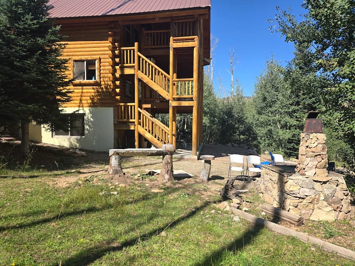 Camp Jackson Lodge Getaway - Monticello, UT