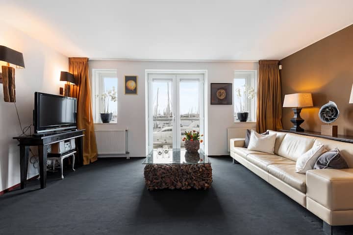 Luxurious Apartment With Beautiful Waterview - Hellevoetsluis