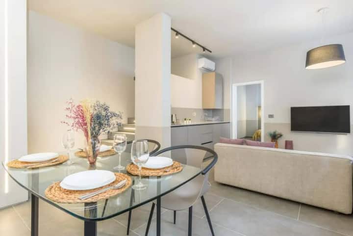 Steps 1-br / Gemmayze - Beirut