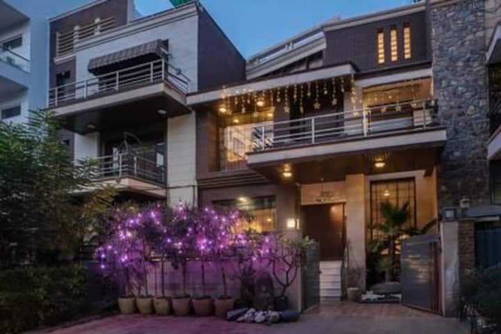 3-bhk | Home Theater & Gaming Room | Bar - Gurgaon