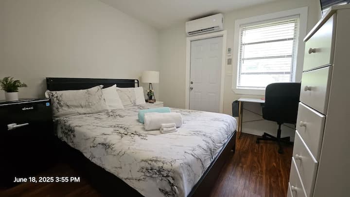 Clean And Quiet Professionally Managed - Coral Gables, FL