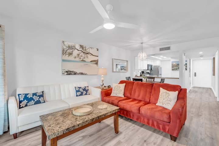 Close To The Lobby And Pool - Peaceful Views - Naples, FL