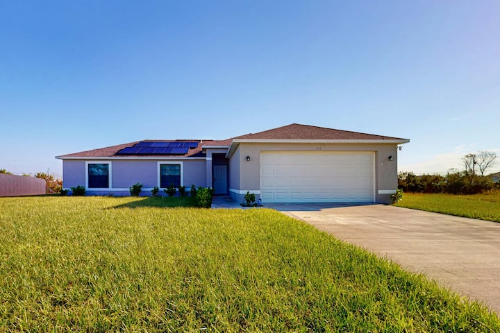 3 Br, House,  Patio, Canal View, Ac, Dog Friendly - Cape Coral, FL