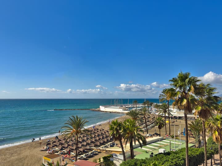 Boho Chic Jewell, Frontline Sea & Paseo Views - Marbella
