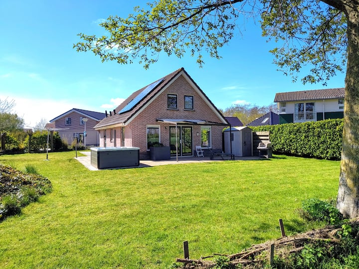 Schönes Ferienhaus Mit Weitsicht (Whirlpool) - Harlingen