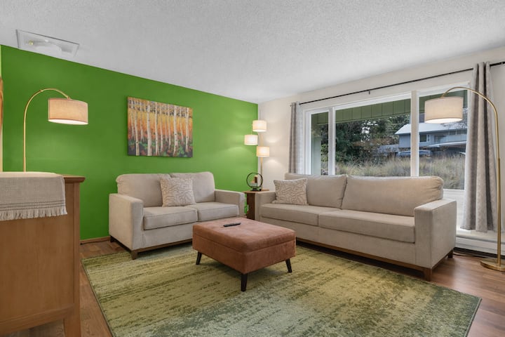 Tranquil Townhome Near Downtown - Olympia, WA