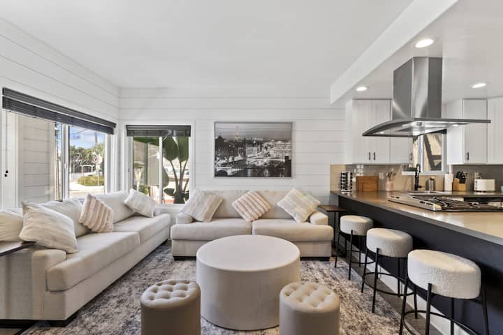 Steps To Lido Village/marina/beach, 2 Car Garage! - Balboa Island, CA