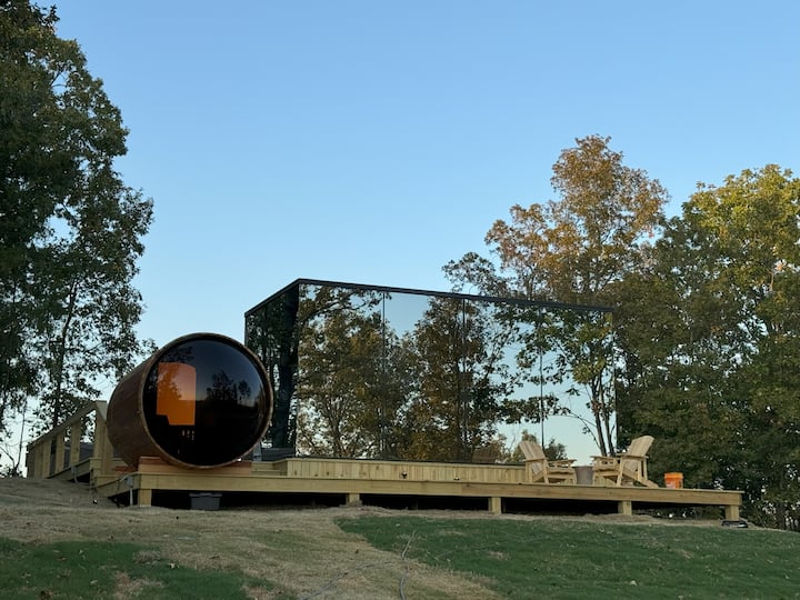 Arkansas Ood Mirror House - Conway, AR