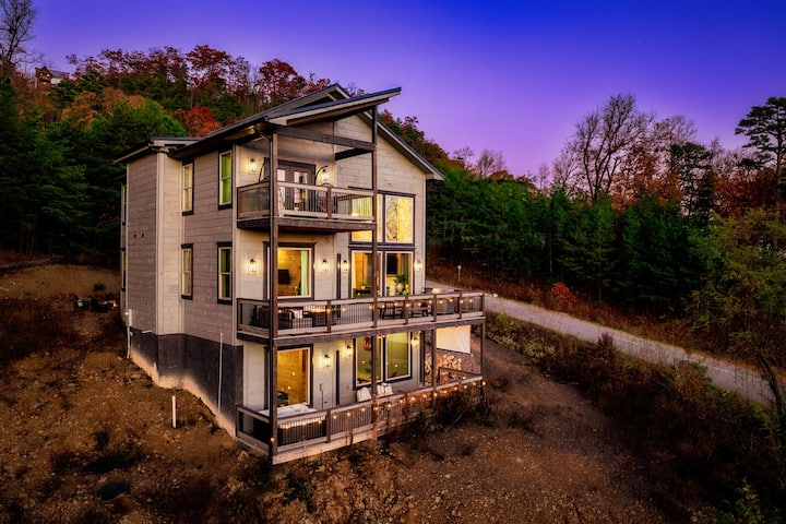 Breathtaking Views! Heated Pool, Theater, Arcade - United States