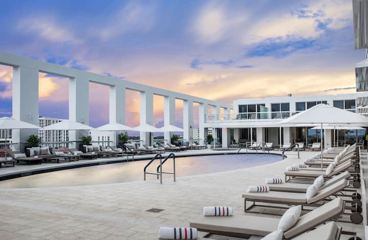 Luxury Jr. Suite At Fort Lauderdale Beach - The Bahamas