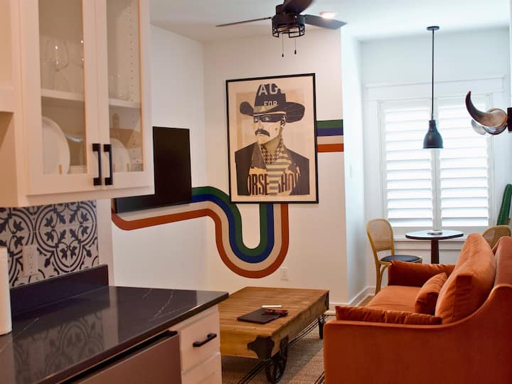 1 Bdrm Coach House In The Rail District Of Frisco. - The Colony, TX