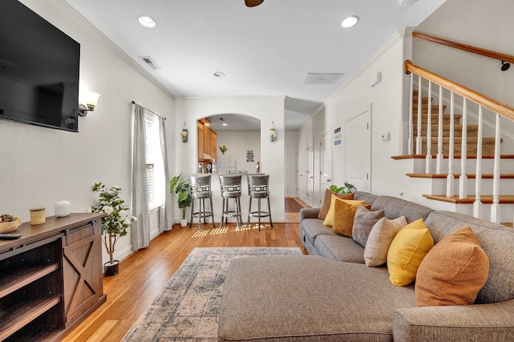 2br Townhome | King Bed | Pets Ok | Concord Nc - Concord