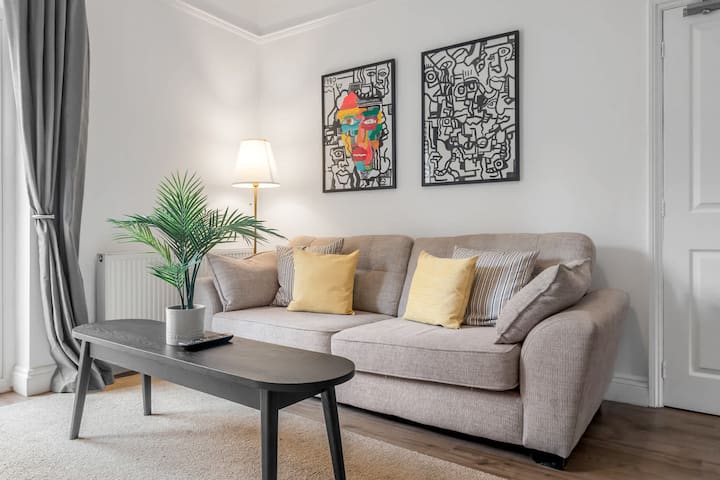 Seven Space | 5-bed, 3-bath Ideal For Large Groups - Norwich