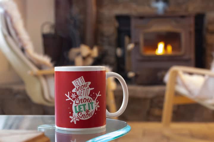 Lake Ariel Winter Getaway: King Bed, Sauna, Skiing - Waymart, PA