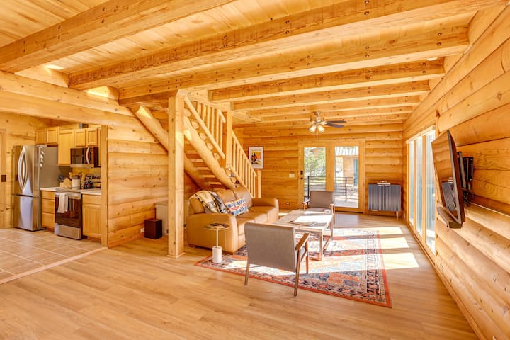 5 Mi To Dwtn: Pagosa Springs Cabin W/ Mtn Views! - Pagosa Springs, CO