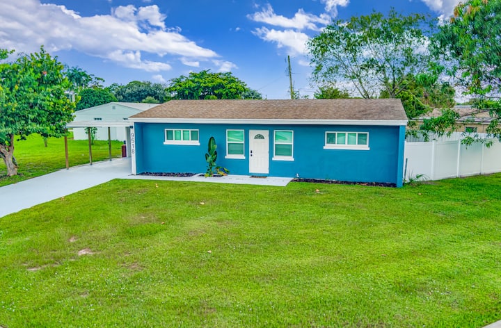 Sunshine Villa – W/ Private Pool - Palm Beach Gardens, FL