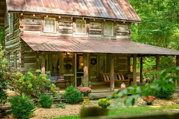 Antique Cabin - Nashville, IN