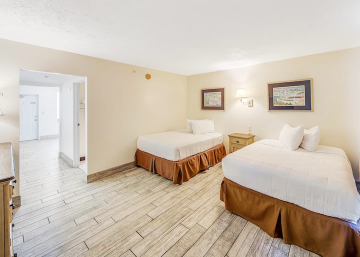 Double Suite At Holiday Terrace By The Sea - Panama City Beach, FL