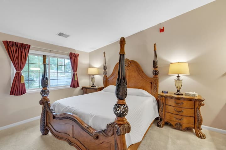 New! 3rd Floor Back Side Penthouse Suite - 306 - Nashville, IN