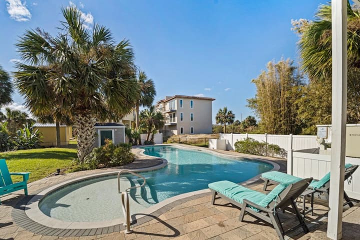Beach Arcade 4br Home With Pool & Grill-sleeps 12 - Palm Coast, FL