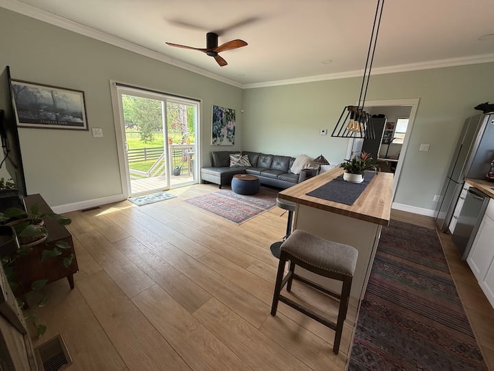 A Cottage @ Changing Hearts Farm Animal Sanctuary - Lake Whelchel, SC