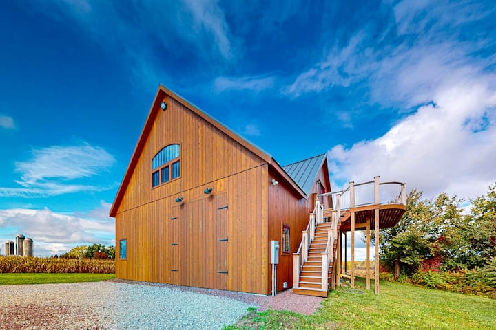 1br Home W/deck, Countryside Views & Close To Town - Penn Yan, NY