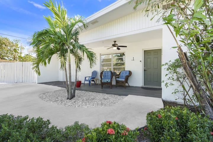 "Orchid Oasis" Home | Dog Ok | Location! - Sarasota, FL