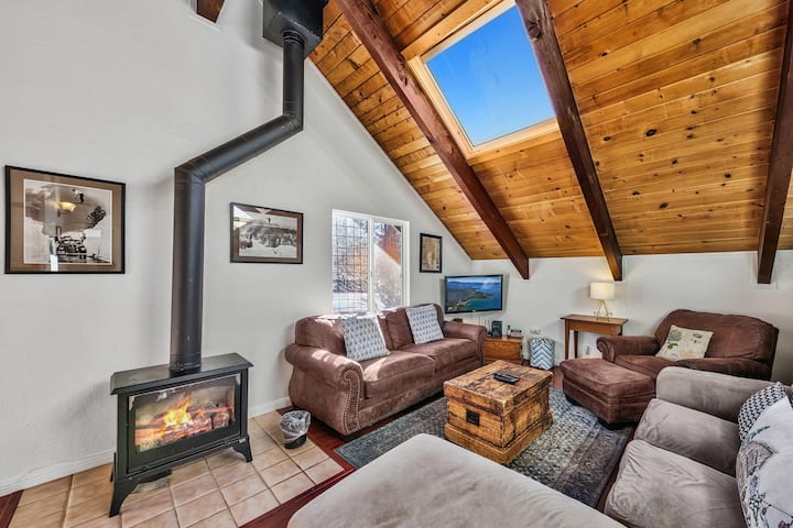 Spacious Mountain Chalet 3br,2ba+bonus Bunk Rm - Grass Lake, South Lake Tahoe