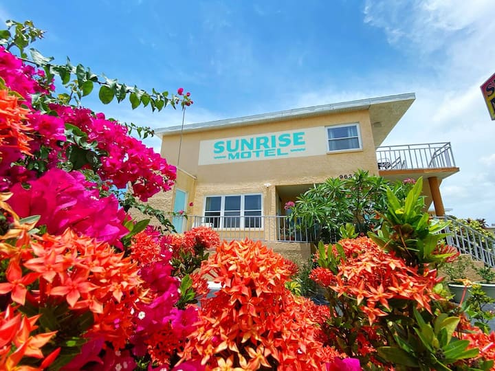 206-pool-walk To Beach - Treasure Island, FL