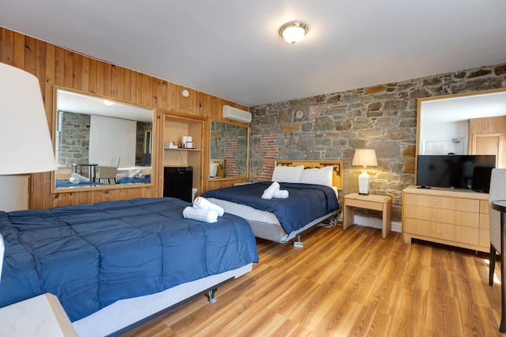 M11 | Le Cavalier Du Moulin: 2 Beds - 2e - Québec, QC